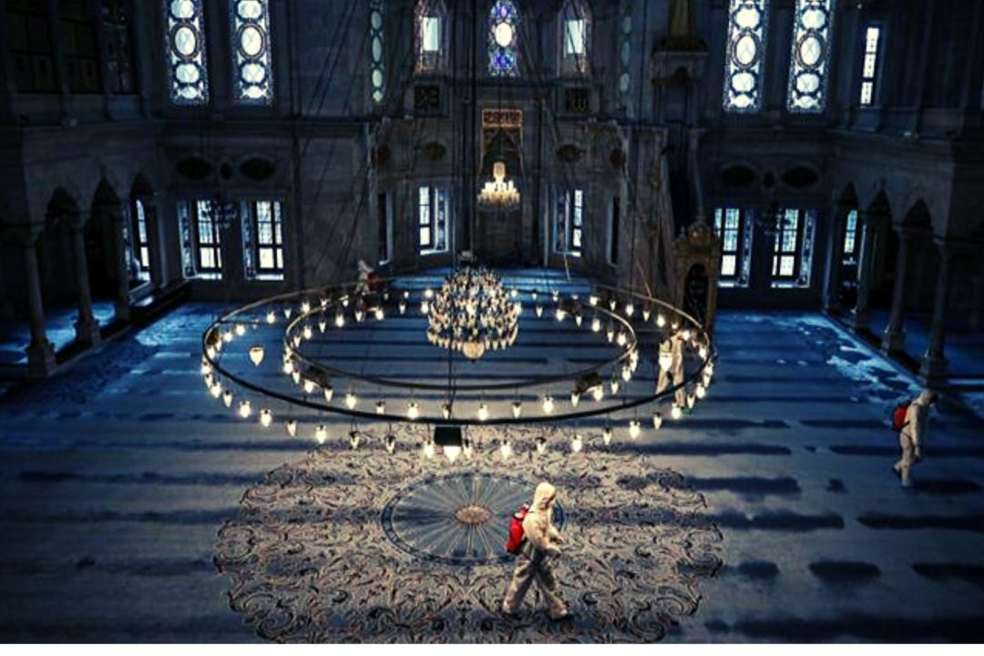 Praying in time of COVID-19: How world's largest mosques adapted ...