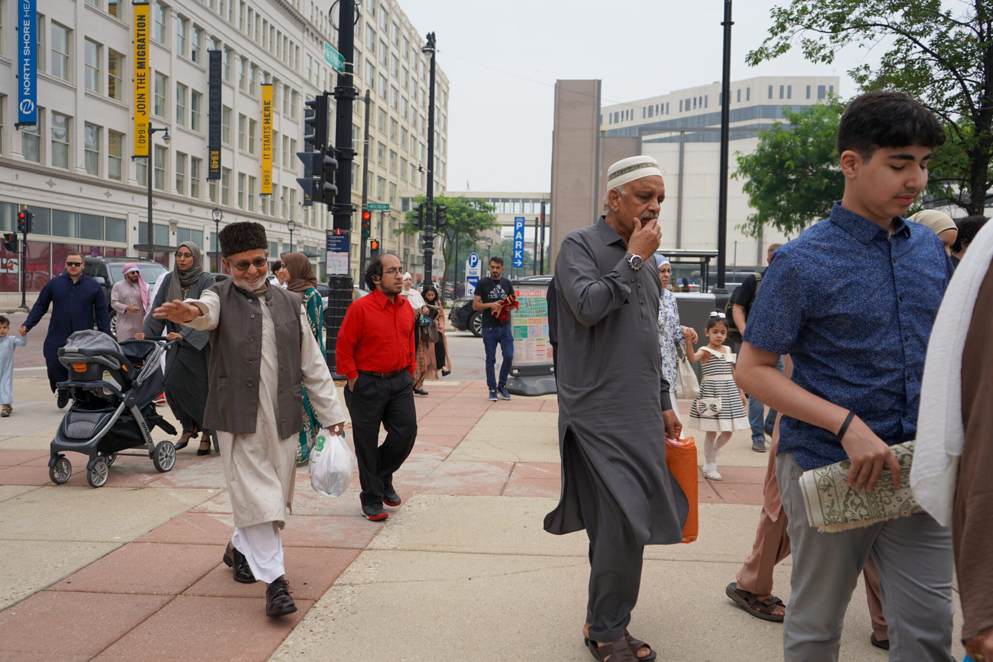 Photo Essay: Eid al-Adha prayer service for Milwaukee's thriving Muslim ...
